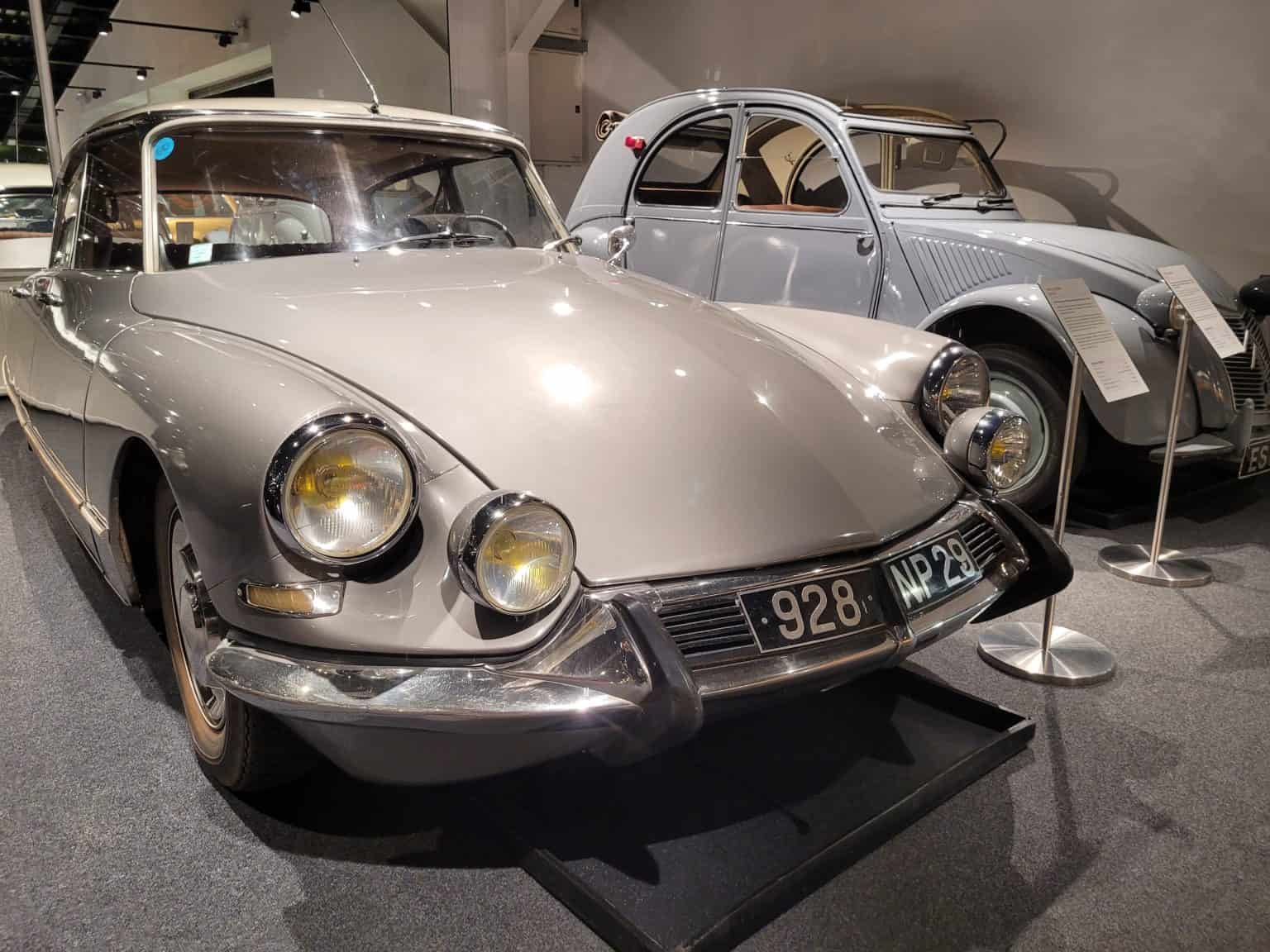 Citroën SM- The Car that Looked like a Spaceship - Car Scrapbook