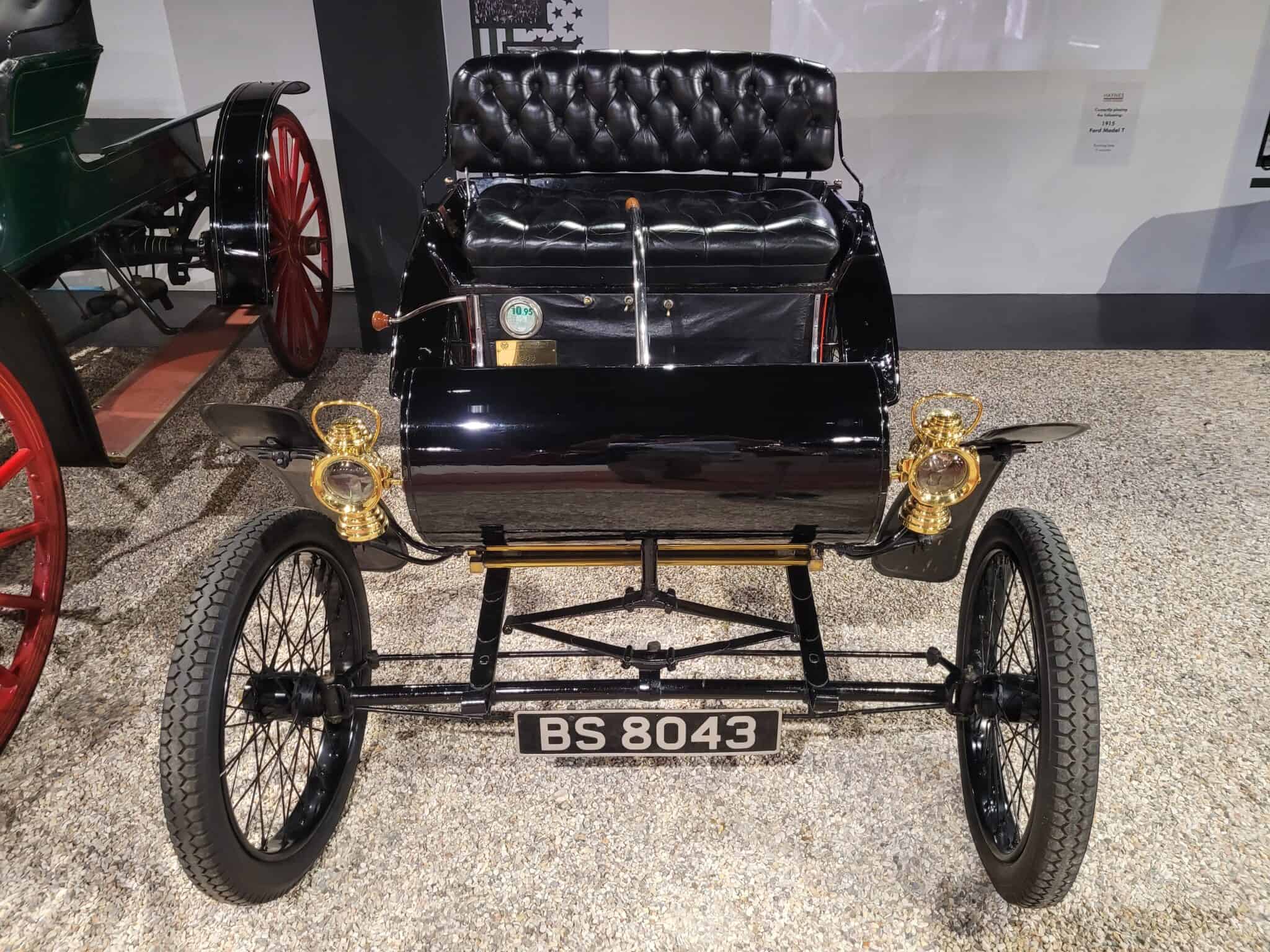 Oldsmobile Curved Dash 1901 - the first mass-produced automobile - Car ...