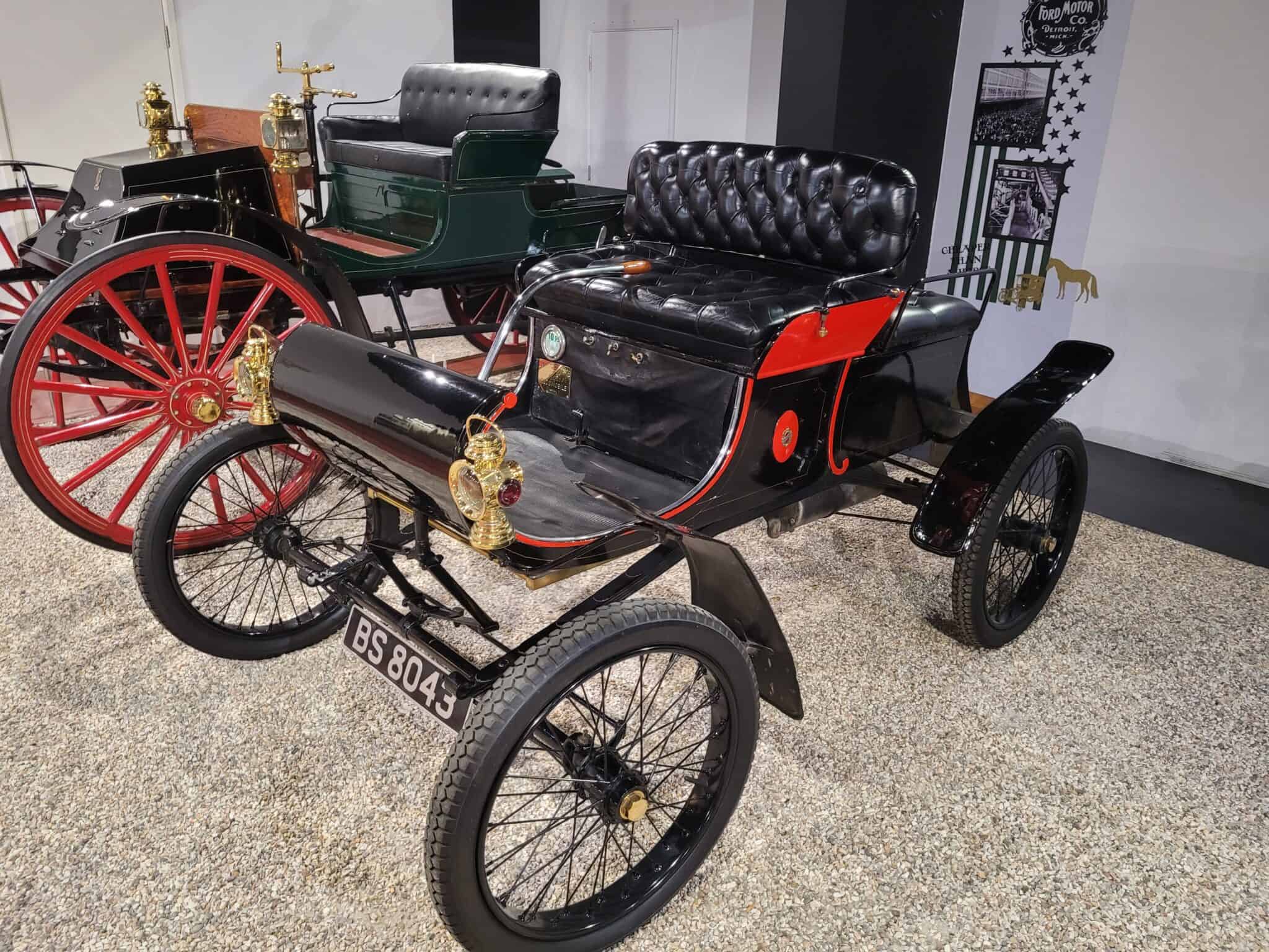 Oldsmobile Curved Dash 1901 - the first mass-produced automobile - Car ...