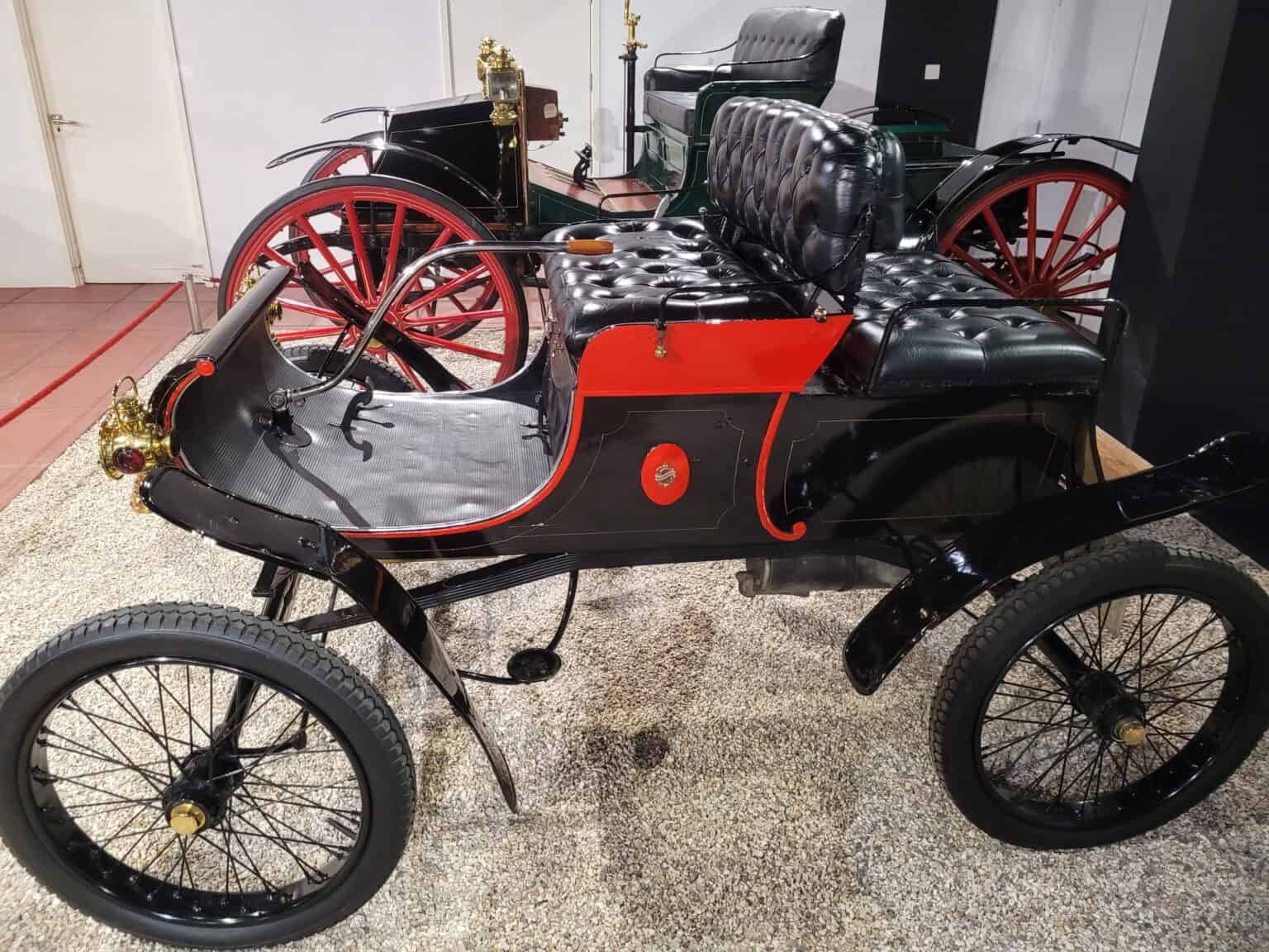 Oldsmobile Curved Dash 1901 - the first mass-produced automobile - Car ...