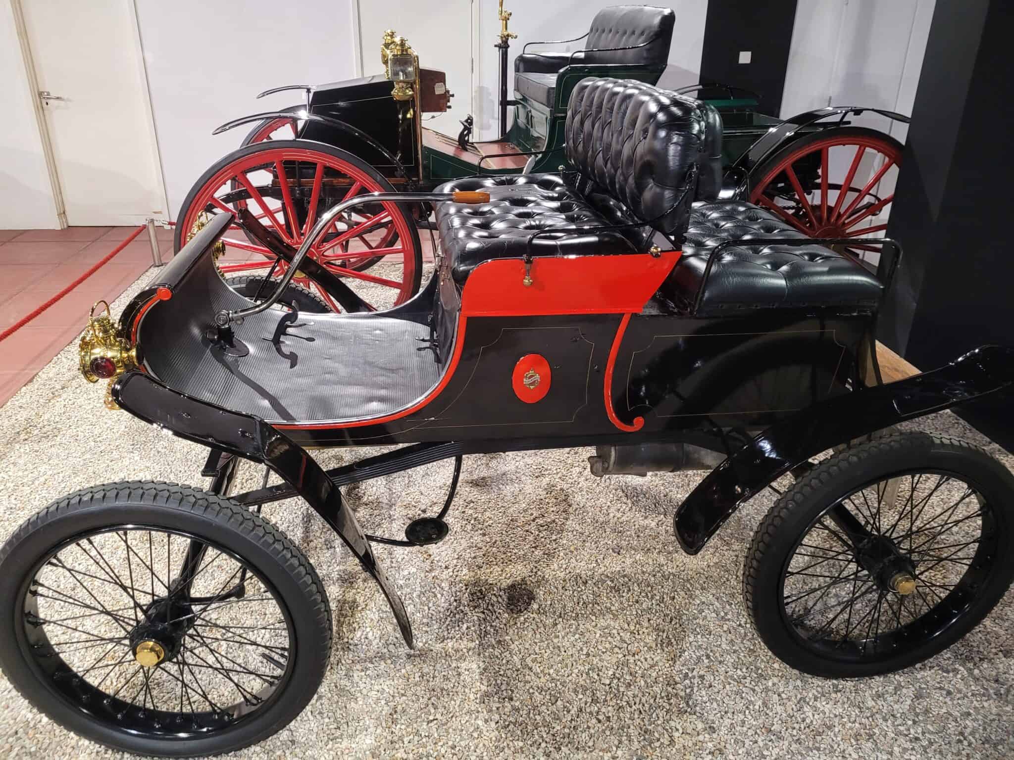 Oldsmobile Curved Dash 1901 - the first mass-produced automobile - Car ...