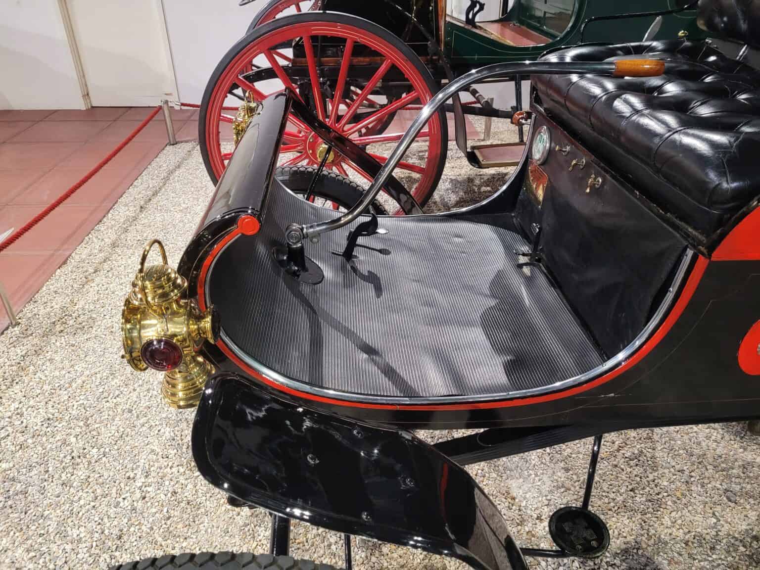 Oldsmobile Curved Dash 1901 - the first mass-produced automobile - Car ...